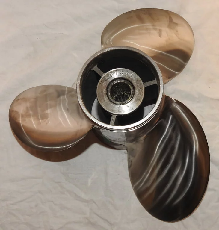 Propeller fast 3-blad Suzuki - Wasa Yachts